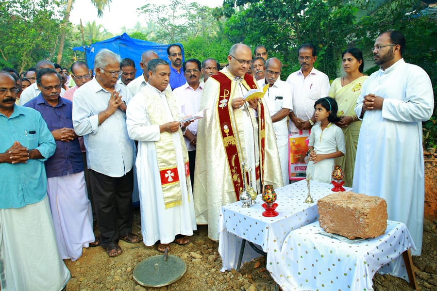 കാരുണ്യ ഭവനങ്ങളുടെ കല്ലിടൽ കർമ്മം നിർവഹിച്ചു – St. John Nepumcian ...